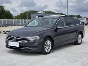 Pelēks Volkswagen Passat 2023 Viļņa, ar dzinēja tilpumu 1.50 L un nobraukumu 92 tūkst. km par 19380 €, foto  vietnē AUTOMOTO.COM.LV