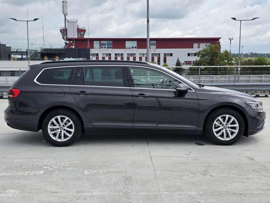 Grey Volkswagen Passat 2023 in Vilnius, with an engine capacity of 1.50 L and mileage of 92 thousand km for 19380 €, photo 7 on AUTOMOTO.COM.LV