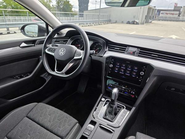 Pelēks Volkswagen Passat 2023 Viļņa, ar dzinēja tilpumu 1.50 L un nobraukumu 92 tūkst. km par 19380 €, foto 10 vietnē AUTOMOTO.COM.LV