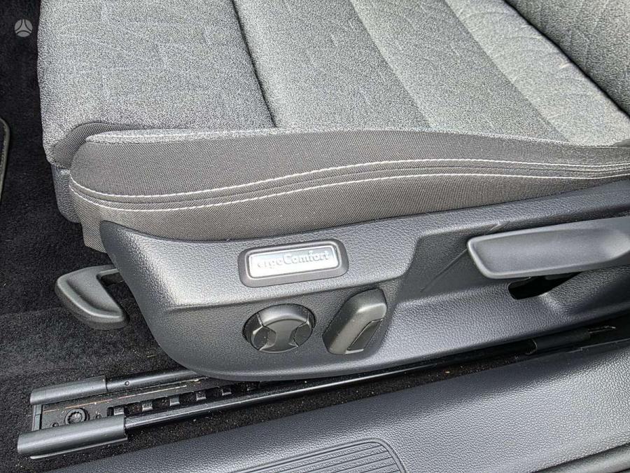 Grey Volkswagen Passat 2023 in Vilnius, with an engine capacity of 1.50 L and mileage of 92 thousand km for 19380 €, photo 17 on AUTOMOTO.COM.LV