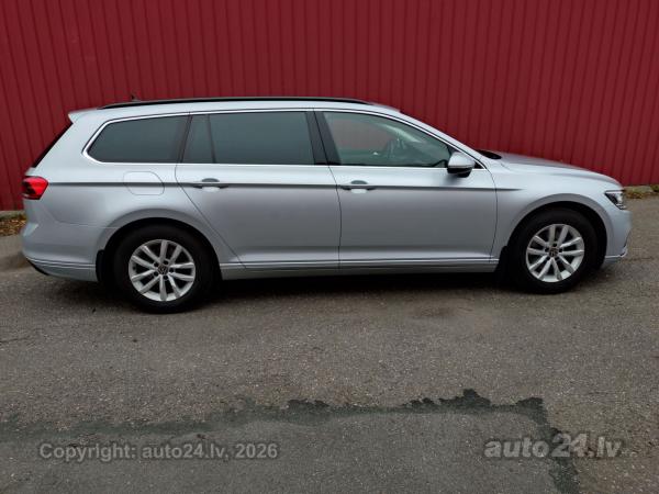 Grey Volkswagen Passat 2023 in Tallinn, with an engine capacity of 1.50 L and mileage of 72 thousand km for 22890 €, photo 4 on AUTOMOTO.COM.LV