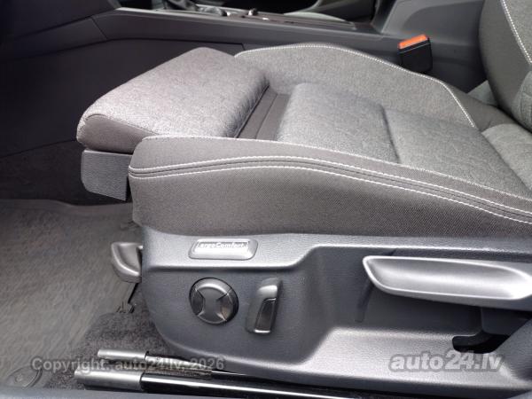 Grey Volkswagen Passat 2023 in Tallinn, with an engine capacity of 1.50 L and mileage of 72 thousand km for 22890 €, photo 6 on AUTOMOTO.COM.LV