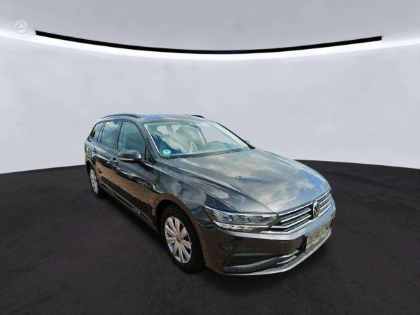 Pelēks Volkswagen Passat 2023 Viļņa, ar dzinēja tilpumu 1.97 L un nobraukumu 170 tūkst. km par 15500 €, foto 3 vietnē AUTOMOTO.COM.LV