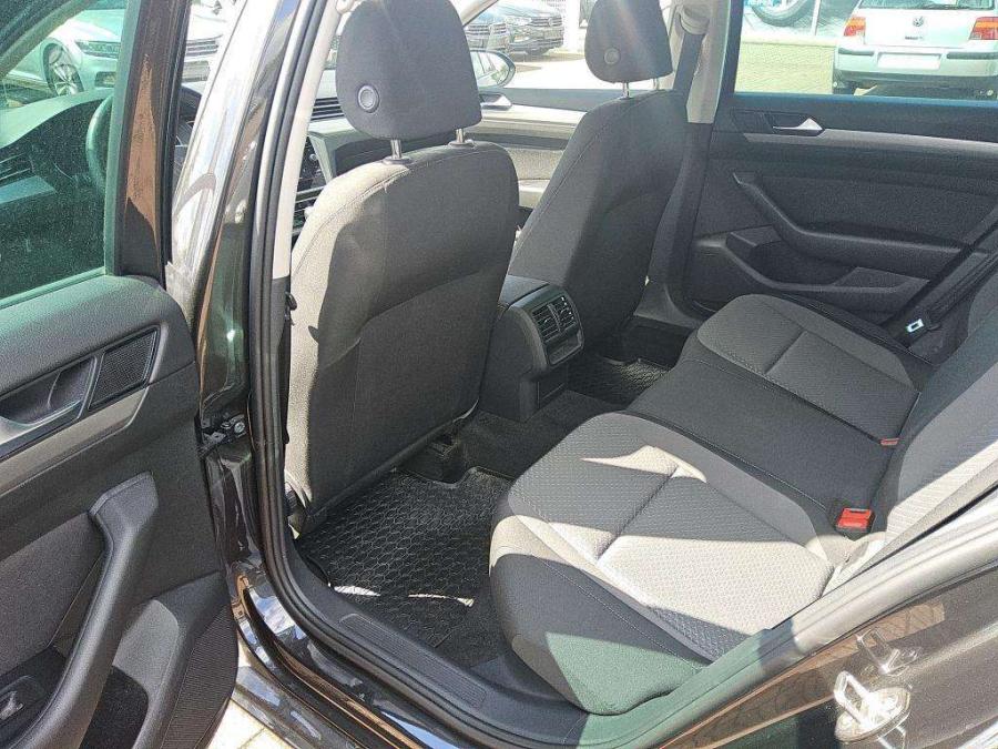 Pelēks Volkswagen Passat 2023 Viļņa, ar dzinēja tilpumu 1.97 L un nobraukumu 170 tūkst. km par 15500 €, foto 6 vietnē AUTOMOTO.COM.LV