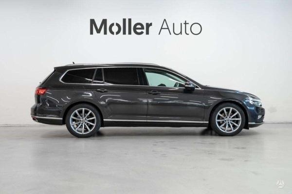 Volkswagen Passat 2023 in Vilnius on AUTOMOTO.COM.LV Grey Volkswagen Passat 2023 in Vilnius, with an engine capacity of 2.00 L and mileage of 164 thousand km for 21700 €, photo 5 on AUTOMOTO.COM.LV