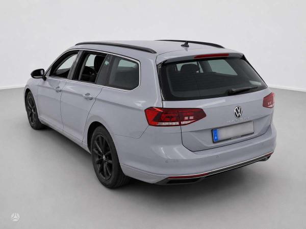 Volkswagen Passat 2023 in Vilnius on AUTOMOTO.COM.LV Grey Volkswagen Passat 2023 in Vilnius, with an engine capacity of 2.00 L and mileage of 183 thousand km for 16450 €, photo 4 on AUTOMOTO.COM.LV