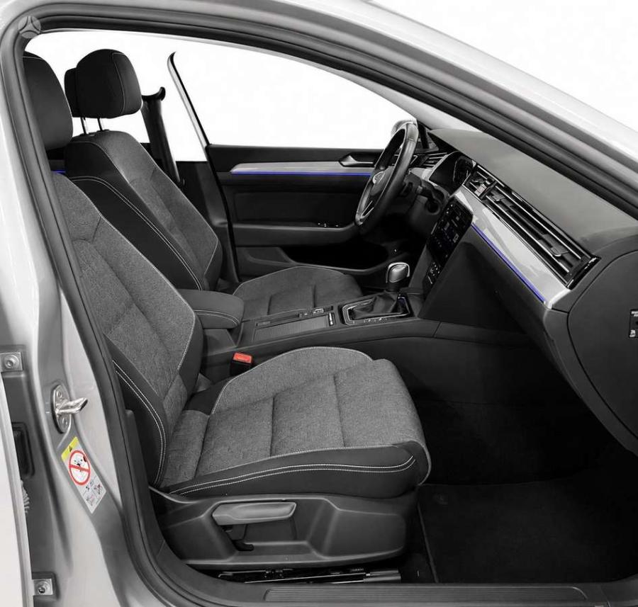 Pelēks Volkswagen Passat 2023 Kauņa, ar dzinēja tilpumu 1.97 L un nobraukumu 177 tūkst. km par 18600 €, foto 10 vietnē AUTOMOTO.COM.LV