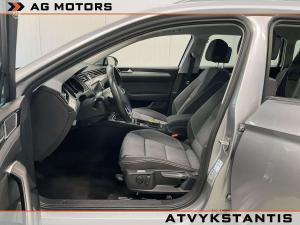 Grey Volkswagen Passat 2023 in Vilnius, with an engine capacity of 1.50 L and mileage of 101 thousand km for 18900 €, photo 5 on AUTOMOTO.COM.LV