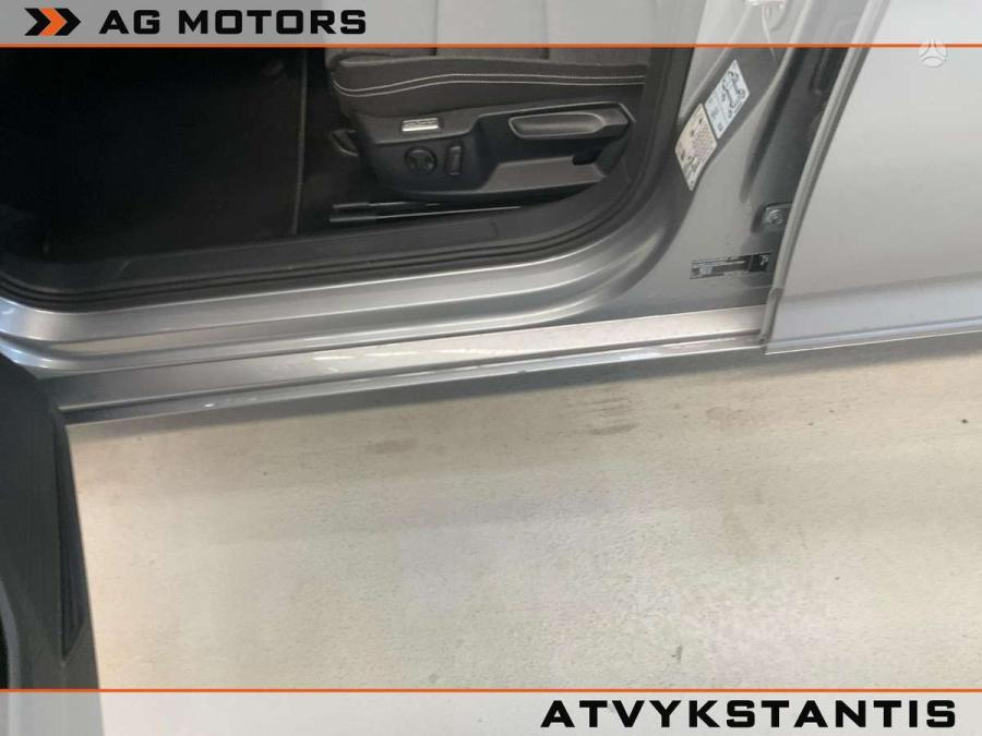 Grey Volkswagen Passat 2023 in Vilnius, with an engine capacity of 1.50 L and mileage of 101 thousand km for 18900 €, photo 12 on AUTOMOTO.COM.LV