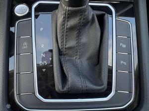 Pelēks Volkswagen Passat 2023 Viļņa, ar dzinēja tilpumu 1.97 L un nobraukumu 195 tūkst. km par 15500 €, foto 27 vietnē AUTOMOTO.COM.LV