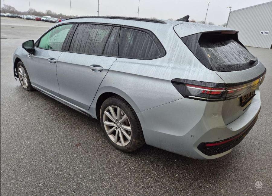 Pelēks Volkswagen Passat 2024 Klaipėda, ar dzinēja tilpumu 1.97 L un nobraukumu 26 tūkst. km par 14700 €, foto 4 vietnē AUTOMOTO.COM.LV