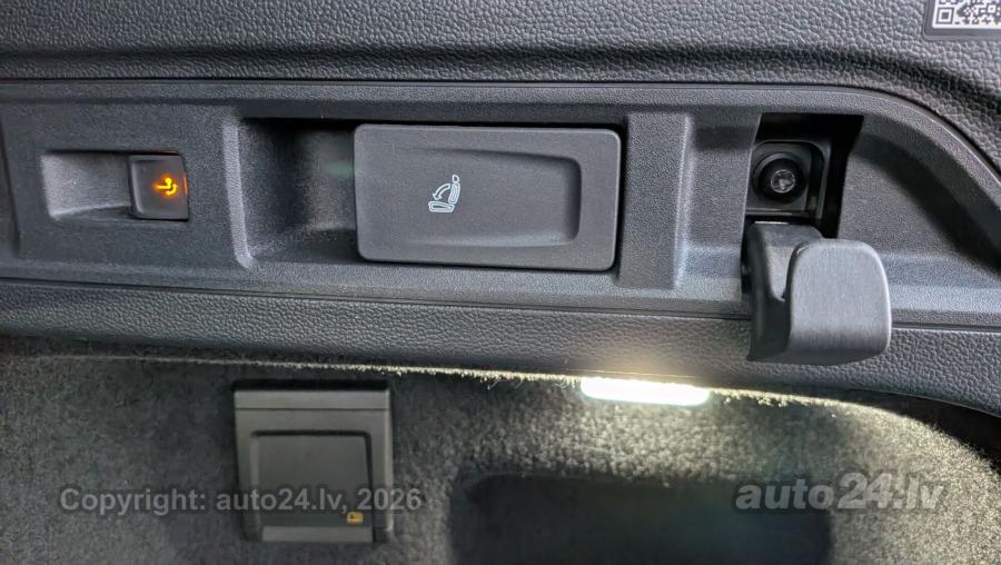 Grey Volkswagen Passat 2024 in Tallinn, with an engine capacity of 1.50 L and mileage of 50 thousand km for 35900 €, photo 25 on AUTOMOTO.COM.LV