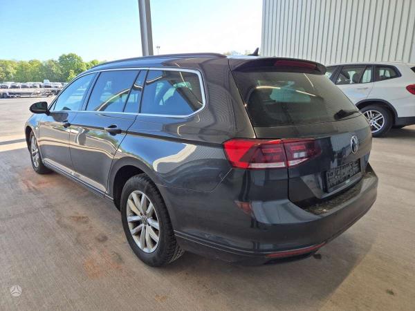 Pelēks Volkswagen Passat 2024 Viļņa, ar dzinēja tilpumu 1.50 L un nobraukumu 91 tūkst. km par 12490 €, foto 1 vietnē AUTOMOTO.COM.LV