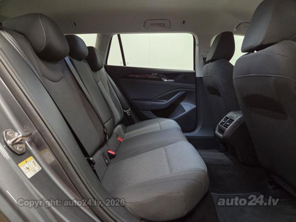 Grey Volkswagen Passat 2024 in Tallinn, with an engine capacity of 1.50 L and mileage of 40 thousand km for 26900 €, photo 8 on AUTOMOTO.COM.LV