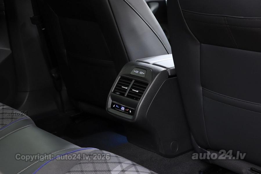 Grey Volkswagen Passat 2024 in Tallinn, with an engine capacity of 2.00 L and mileage of 38 thousand km for 40995 €, photo 25 on AUTOMOTO.COM.LV