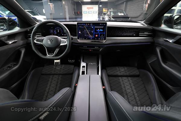 Volkswagen Passat 2025 in Tallinn on AUTOMOTO.COM.LV Grey Volkswagen Passat 2025 in Tallinn, with an engine capacity of 2.00 L and mileage of 32 thousand km for 42495 €, photo 7 on AUTOMOTO.COM.LV