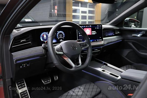 Volkswagen Passat 2025 in Tallinn on AUTOMOTO.COM.LV Grey Volkswagen Passat 2025 in Tallinn, with an engine capacity of 2.00 L and mileage of 32 thousand km for 42495 €, photo 8 on AUTOMOTO.COM.LV