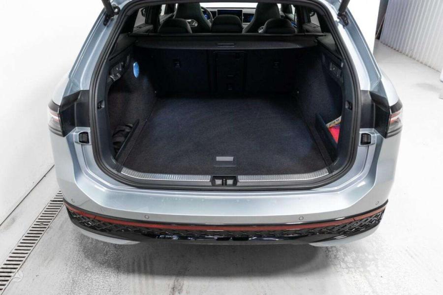 Grey Volkswagen Passat 2025 in Vilnius, with an engine capacity of 1.50 L and mileage of 26 thousand km for 35950 €, photo 27 on AUTOMOTO.COM.LV