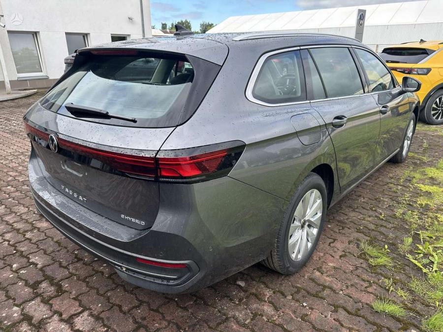 Grey Volkswagen Passat 2026 in Panevezys, with an engine capacity of 1.50 L and mileage of 0 thousand km for 39990 €, photo 5 on AUTOMOTO.COM.LV