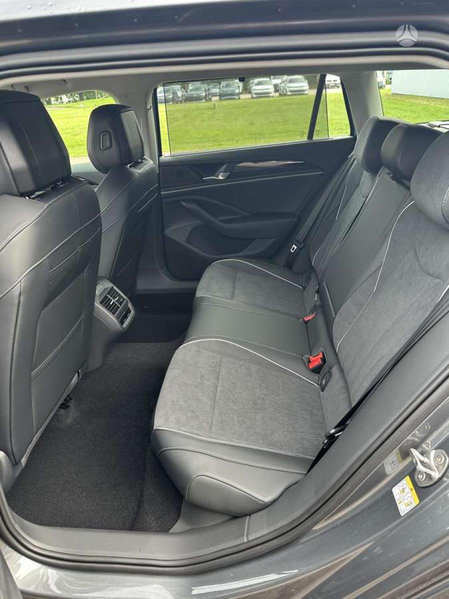 Grey Volkswagen Passat 2026 in Panevezys, with an engine capacity of 1.50 L and mileage of 0 thousand km for 39990 €, photo 11 on AUTOMOTO.COM.LV