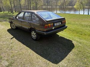 Фольксваген Пассат 1985 в Бирштонас, объемом двигателя 1.60 л и пробегом 270 тыс. км за 2699 €, фото 5 на AUTOMOTO.COM.LV