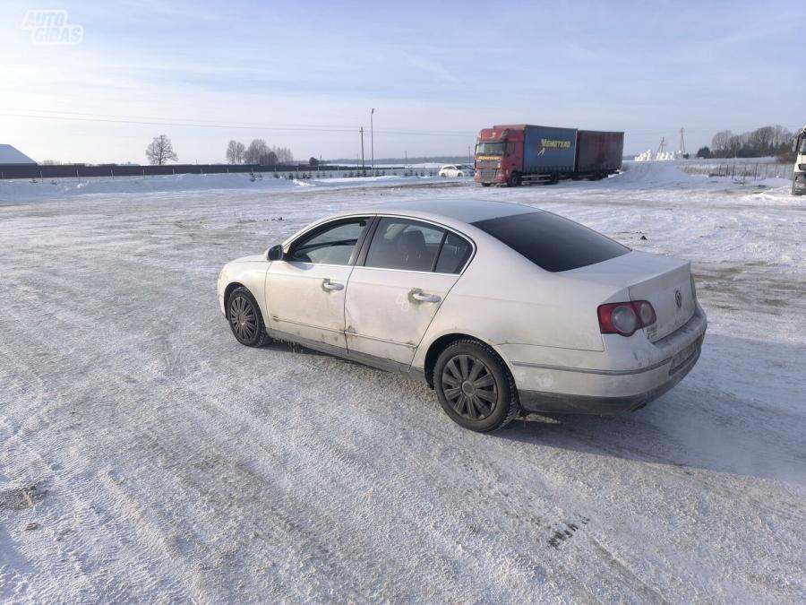 Volkswagen Passat 2005 Kauņa, ar dzinēja tilpumu 1.90 L un nobraukumu 350 tūkst. km par 629 €, foto 4 vietnē AUTOMOTO.COM.LV
