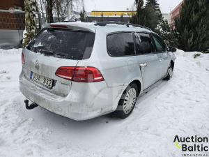 Volkswagen Passat 2013 in Klaipeda, with an engine capacity of 1.60 L and mileage of 481 thousand km for 1000 €, photo 2 on AUTOMOTO.COM.LV