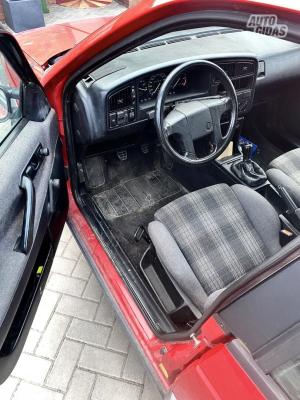 Red Volkswagen Passat 1990 in Kaunas, with an engine capacity of 2.00 L and mileage of 246 thousand km for 2999 €, photo 7 on AUTOMOTO.COM.LV