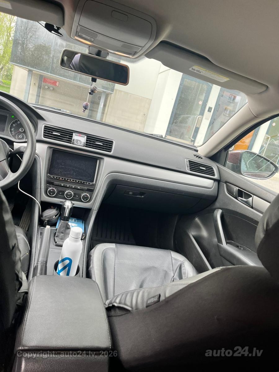 Sarkans Volkswagen Passat 2012 Tallina, ar dzinēja tilpumu 2.50 L un nobraukumu 261 tūkst. km par 5500 €, foto 3 vietnē AUTOMOTO.COM.LV