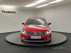 Red Volkswagen Passat 2013 in Parnu, with an engine capacity of 1.40 L and mileage of 331 thousand km for 4990 €, photo 2 on AUTOMOTO.COM.LV