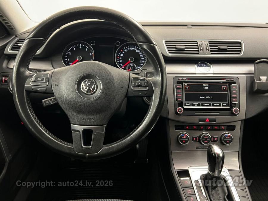 Red Volkswagen Passat 2013 in Parnu, with an engine capacity of 1.40 L and mileage of 331 thousand km for 4990 €, photo 12 on AUTOMOTO.COM.LV