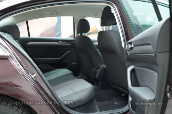 Sarkans Volkswagen Passat 2015 Tallina, ar dzinēja tilpumu 1.40 L un nobraukumu 97 tūkst. km par 11150 €, foto 11 vietnē AUTOMOTO.COM.LV