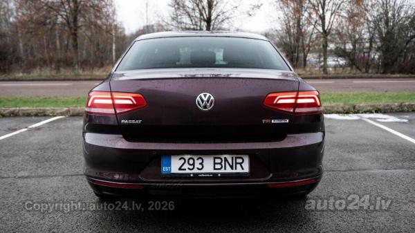 Red Volkswagen Passat 2015 in Tallinn, with an engine capacity of 1.40 L and mileage of 235 thousand km for 7990 €, photo 5 on AUTOMOTO.COM.LV