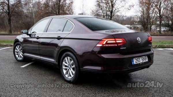 Red Volkswagen Passat 2015 in Tallinn, with an engine capacity of 1.40 L and mileage of 235 thousand km for 7990 €, photo 6 on AUTOMOTO.COM.LV