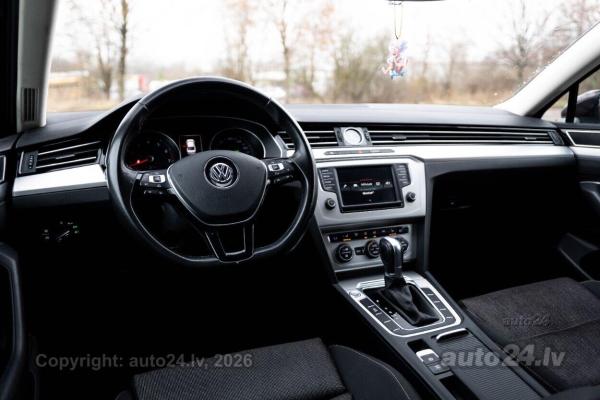Red Volkswagen Passat 2015 in Tallinn, with an engine capacity of 1.40 L and mileage of 235 thousand km for 7990 €, photo 8 on AUTOMOTO.COM.LV