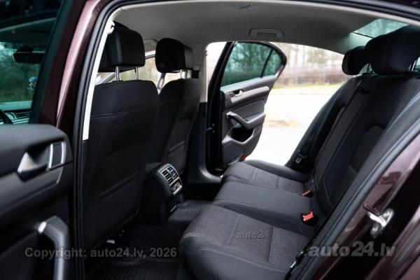 Sarkans Volkswagen Passat 2015 Tallina, ar dzinēja tilpumu 1.40 L un nobraukumu 235 tūkst. km par 7990 €, foto 11 vietnē AUTOMOTO.COM.LV