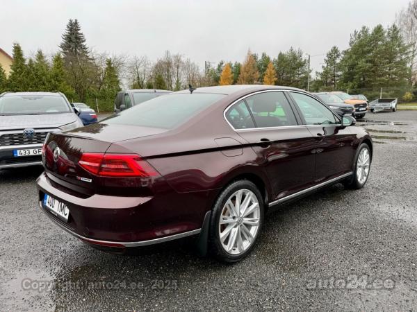 Red Volkswagen Passat 2016 in Tartu, with an engine capacity of 1.40 L and mileage of 157 thousand km for 12900 €, photo 11 on AUTOMOTO.COM.LV