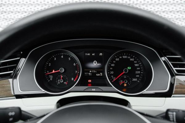 Sarkans Volkswagen Passat 2016 Mārupe, ar dzinēja tilpumu 1.80 L un nobraukumu 140 tūkst. km par 12200 €, foto 11 vietnē AUTOMOTO.COM.LV