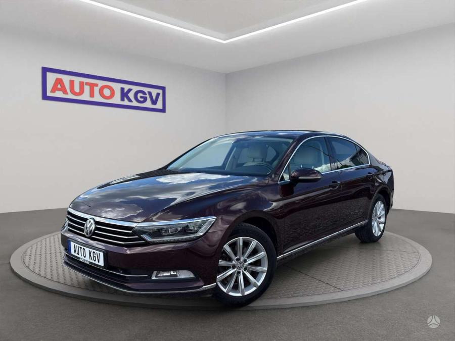 Red Volkswagen Passat 2016 in Kaunas, with an engine capacity of 1.80 L and mileage of 170 thousand km for 11999 €, photo 1 on AUTOMOTO.COM.LV