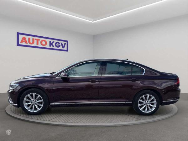 Volkswagen Passat 2016 in Kaunas on AUTOMOTO.COM.LV Red Volkswagen Passat 2016 in Kaunas, with an engine capacity of 1.80 L and mileage of 170 thousand km for 11999 €, photo 3 on AUTOMOTO.COM.LV
