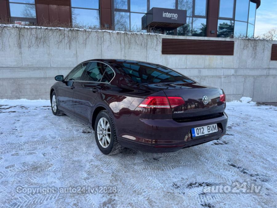 Red Volkswagen Passat 2017 in Tallinn, with an engine capacity of 1.60 L and mileage of 128 thousand km for 15999 €, photo 3 on AUTOMOTO.COM.LV