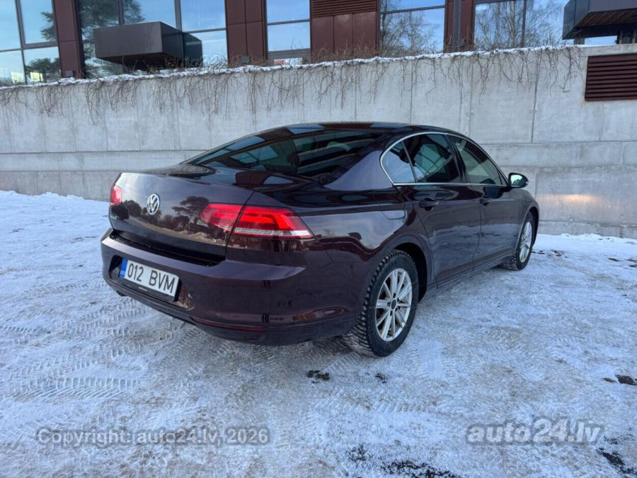 Red Volkswagen Passat 2017 in Tallinn, with an engine capacity of 1.60 L and mileage of 128 thousand km for 15999 €, photo 4 on AUTOMOTO.COM.LV