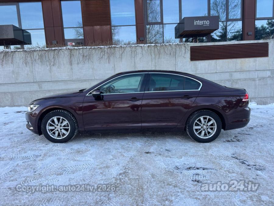 Red Volkswagen Passat 2017 in Tallinn, with an engine capacity of 1.60 L and mileage of 128 thousand km for 15999 €, photo 6 on AUTOMOTO.COM.LV