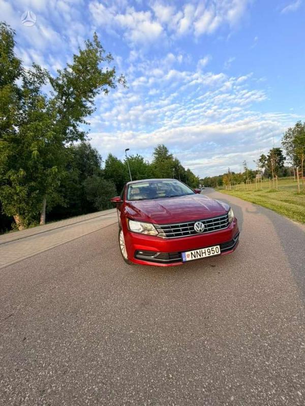 Red Volkswagen Passat 2017 in Vilnius, with an engine capacity of 1.80 L and mileage of 205 thousand km for 11000 €, photo 2 on AUTOMOTO.COM.LV