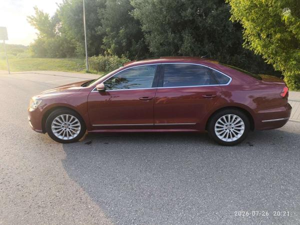 Red Volkswagen Passat 2017 in Vilnius, with an engine capacity of 1.80 L and mileage of 205 thousand km for 11000 €, photo 8 on AUTOMOTO.COM.LV
