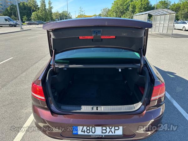 Sarkans Volkswagen Passat 2018 Tallina, ar dzinēja tilpumu 1.80 L un nobraukumu 174 tūkst. km par 12500 €, foto 10 vietnē AUTOMOTO.COM.LV