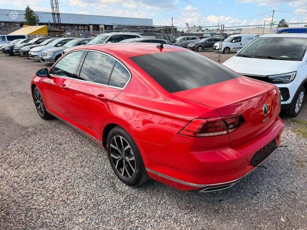 Red Volkswagen Passat 2021 in Kaunas, with an engine capacity of 1.40 L and mileage of 80 thousand km for 18550 €, photo 9 on AUTOMOTO.COM.LV