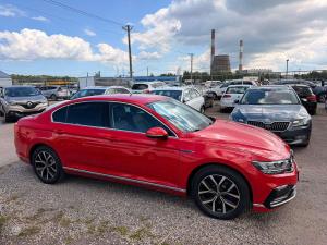 Red Volkswagen Passat 2021 in Kaunas, with an engine capacity of 1.40 L and mileage of 80 thousand km for 18500 €, photo 14 on AUTOMOTO.COM.LV