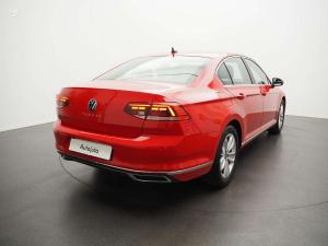 Red Volkswagen Passat 2021 in Vilnius, with an engine capacity of 1.50 L and mileage of 122 thousand km for 17200 €, photo 5 on AUTOMOTO.COM.LV