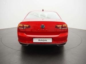 Red Volkswagen Passat 2021 in Vilnius, with an engine capacity of 1.50 L and mileage of 122 thousand km for 17200 €, photo 6 on AUTOMOTO.COM.LV